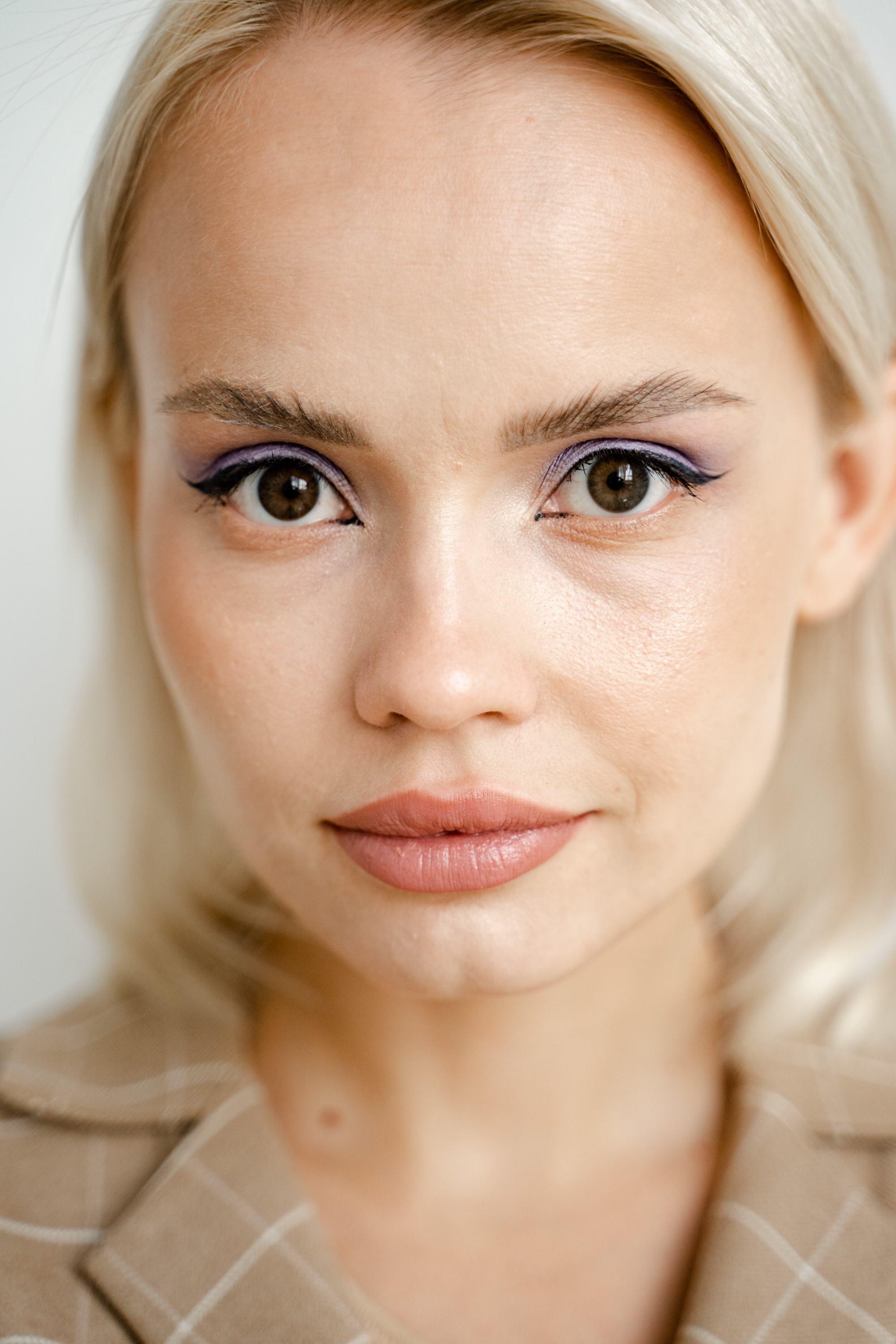 Eyeling Light Brown - The best brown contact lenses ...